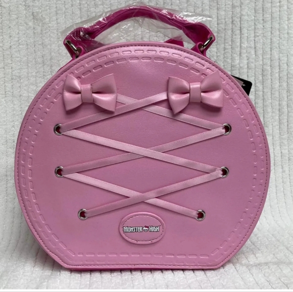 monster high | Other | Authentic Monster High Draculas Cross Body Purse ...
